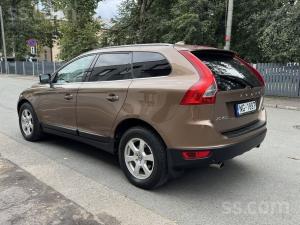 Brūns Volvo XC60 2012 Rīga, ar dzinēja tilpumu 2.40 L un nobraukumu 390 tūkst. km par 6300 €, foto 8 vietnē AUTOMOTO.COM.LV