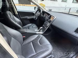 Brūns Volvo XC60 2012 Rīga, ar dzinēja tilpumu 2.40 L un nobraukumu 390 tūkst. km par 6300 €, foto 11 vietnē AUTOMOTO.COM.LV