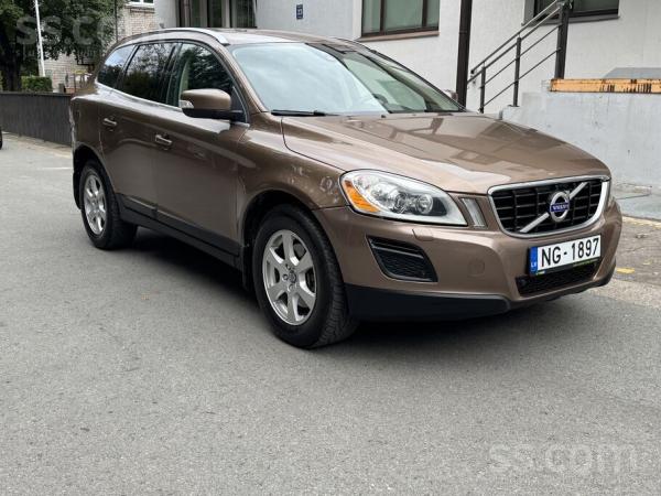Brūns Volvo XC60 2012 Rīga, ar dzinēja tilpumu 2.40 L un nobraukumu 390 tūkst. km par 6300 €, foto 1 vietnē AUTOMOTO.COM.LV