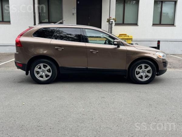 Brūns Volvo XC60 2012 Rīga, ar dzinēja tilpumu 2.40 L un nobraukumu 390 tūkst. km par 6300 €, foto 3 vietnē AUTOMOTO.COM.LV