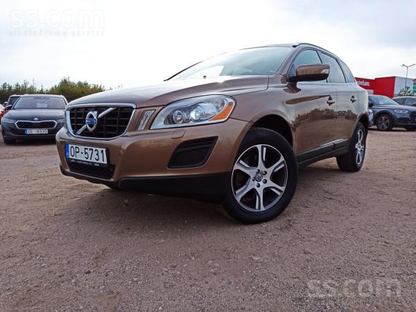 Brūns Volvo XC60 2012 Daugavpils, ar dzinēja tilpumu 2.00 L un nobraukumu 0 tūkst. km par 8900 €, foto 1 vietnē AUTOMOTO.COM.LV