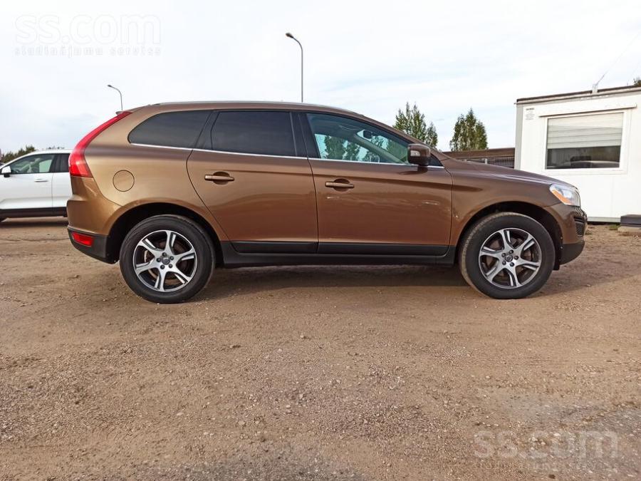 Brūns Volvo XC60 2012 Daugavpils, ar dzinēja tilpumu 2.00 L un nobraukumu 0 tūkst. km par 8900 €, foto 9 vietnē AUTOMOTO.COM.LV