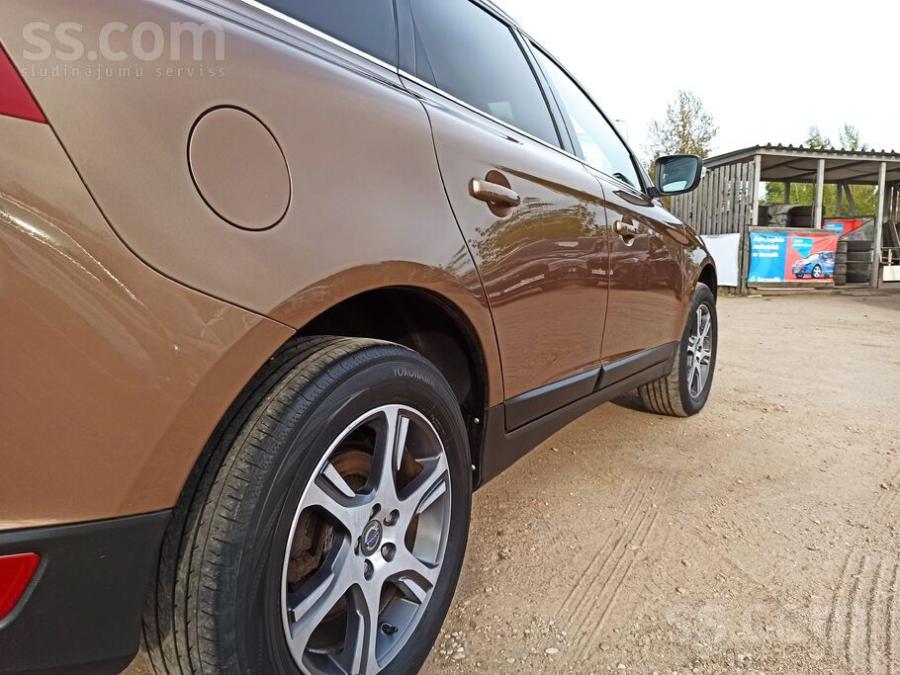 Brūns Volvo XC60 2012 Daugavpils, ar dzinēja tilpumu 2.00 L un nobraukumu 0 tūkst. km par 8900 €, foto 11 vietnē AUTOMOTO.COM.LV