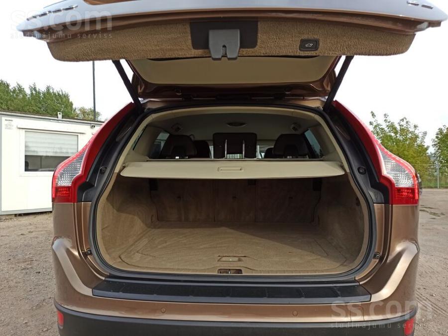 Brūns Volvo XC60 2012 Daugavpils, ar dzinēja tilpumu 2.00 L un nobraukumu 0 tūkst. km par 8900 €, foto 17 vietnē AUTOMOTO.COM.LV