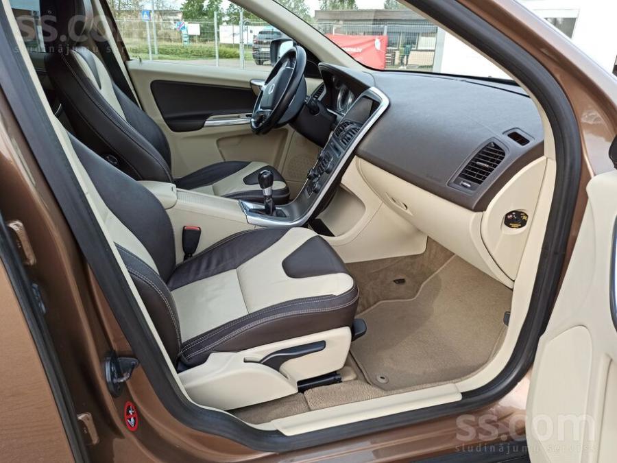 Brūns Volvo XC60 2012 Daugavpils, ar dzinēja tilpumu 2.00 L un nobraukumu 0 tūkst. km par 8900 €, foto 21 vietnē AUTOMOTO.COM.LV