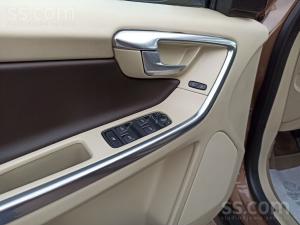Brūns Volvo XC60 2012 Daugavpils, ar dzinēja tilpumu 2.00 L un nobraukumu 0 tūkst. km par 8900 €, foto 25 vietnē AUTOMOTO.COM.LV