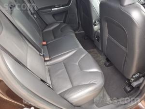 Brown Volvo XC60 2013 in Riga, with an engine capacity of 2.00 L and mileage of 258 thousand km for 7500 €, photo 14 on AUTOMOTO.COM.LV