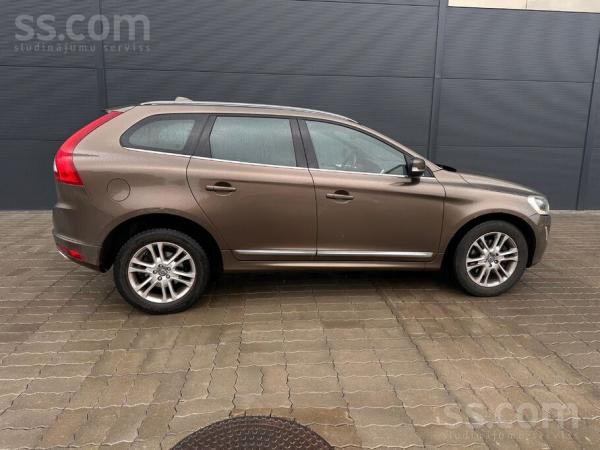 Brūns Volvo XC60 2013 Rīga, ar dzinēja tilpumu 2.40 L un nobraukumu 350 tūkst. km par 6600 €, foto 2 vietnē AUTOMOTO.COM.LV