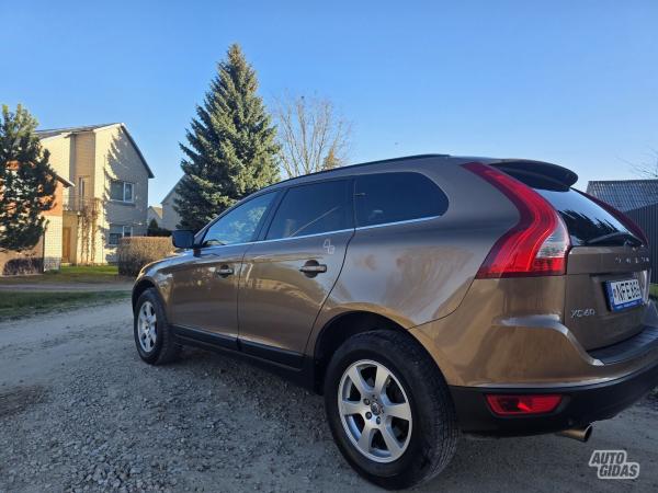 Brūns Volvo XC60 2013 Šauļi, ar dzinēja tilpumu 2.40 L un nobraukumu 181 tūkst. km par 10700 €, foto 4 vietnē AUTOMOTO.COM.LV