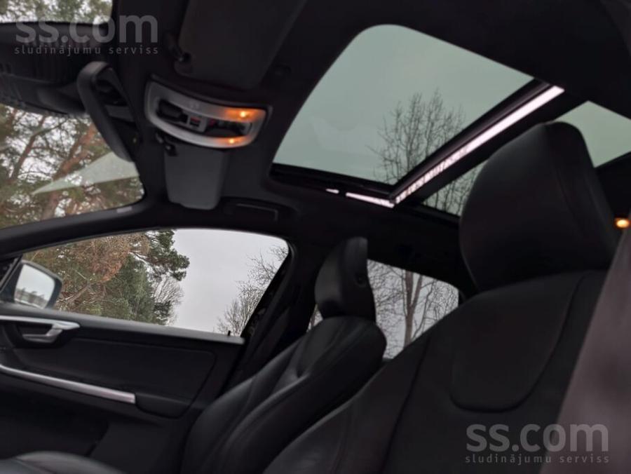 Brown Volvo XC60 2013 in Jurmala, with an engine capacity of 2.40 L and mileage of 0 thousand km for 10500 €, photo 12 on AUTOMOTO.COM.LV