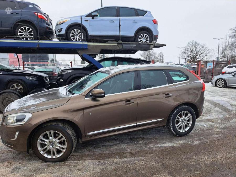 Brūns Volvo XC60 2013 Tauragė, ar dzinēja tilpumu 2.40 L un nobraukumu 220 tūkst. km par 12150 €, foto 2 vietnē AUTOMOTO.COM.LV