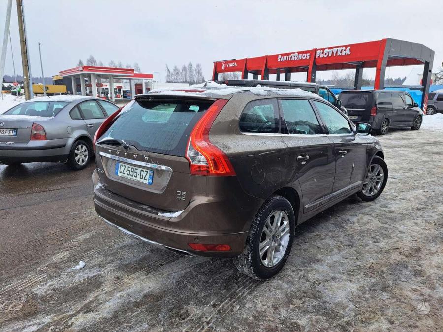 Brūns Volvo XC60 2013 Tauragė, ar dzinēja tilpumu 2.40 L un nobraukumu 220 tūkst. km par 12150 €, foto 4 vietnē AUTOMOTO.COM.LV