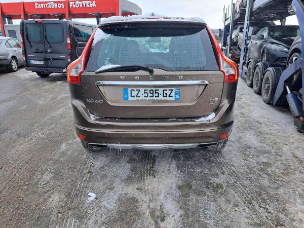 Brown Volvo XC60 2013 in Taurage, with an engine capacity of 2.40 L and mileage of 220 thousand km for 12150 €, photo 5 on AUTOMOTO.COM.LV