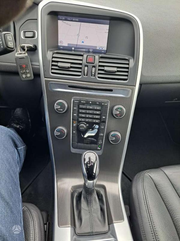 Brūns Volvo XC60 2013 Tauragė, ar dzinēja tilpumu 2.40 L un nobraukumu 220 tūkst. km par 12150 €, foto 11 vietnē AUTOMOTO.COM.LV