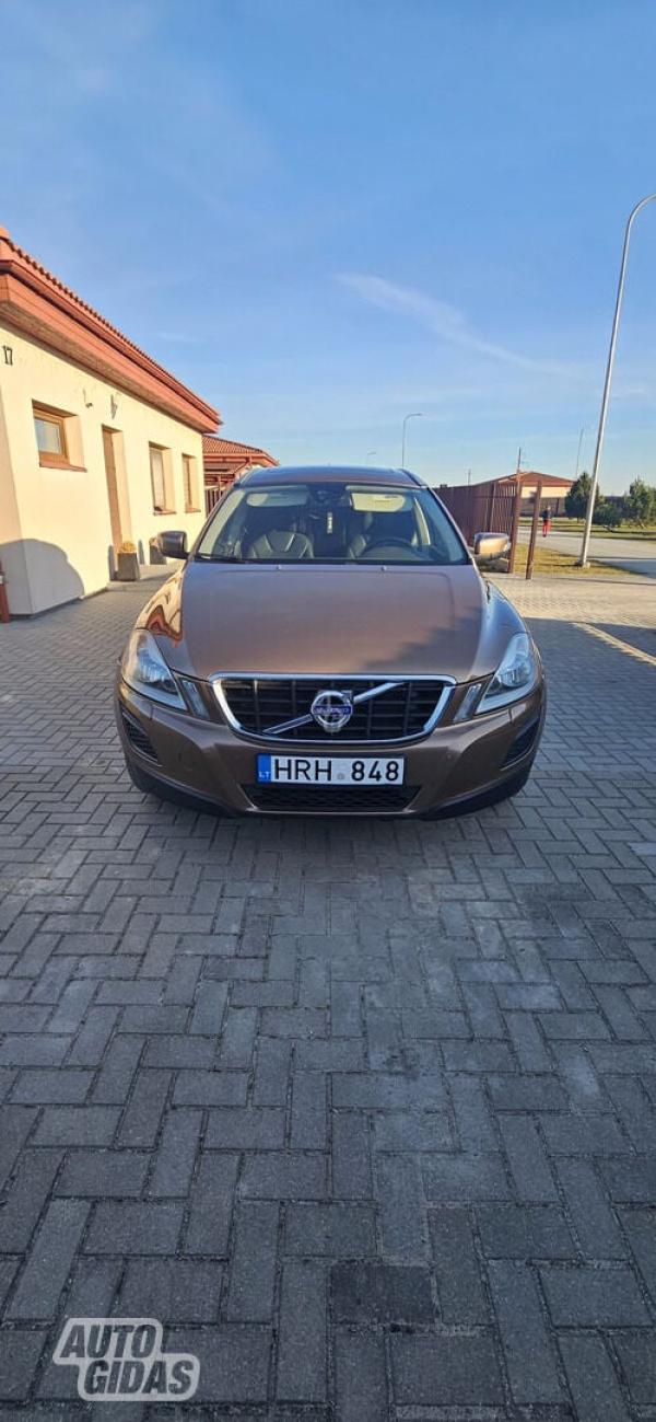 Brown Volvo XC60 2013 in Klaipeda, with an engine capacity of 3.20 L and mileage of 215 thousand km for 8000 €, photo 1 on AUTOMOTO.COM.LV