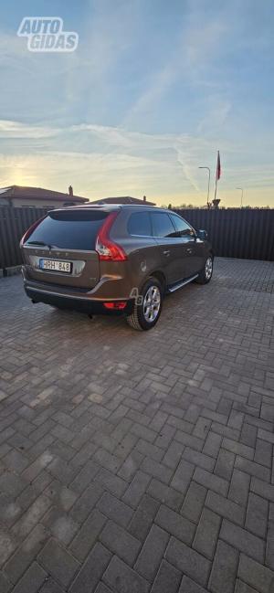 Brown Volvo XC60 2013 in Klaipeda, with an engine capacity of 3.20 L and mileage of 215 thousand km for 8000 €, photo 3 on AUTOMOTO.COM.LV