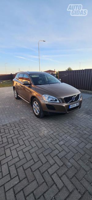 Brown Volvo XC60 2013 in Klaipeda, with an engine capacity of 3.20 L and mileage of 215 thousand km for 8000 €, photo 5 on AUTOMOTO.COM.LV