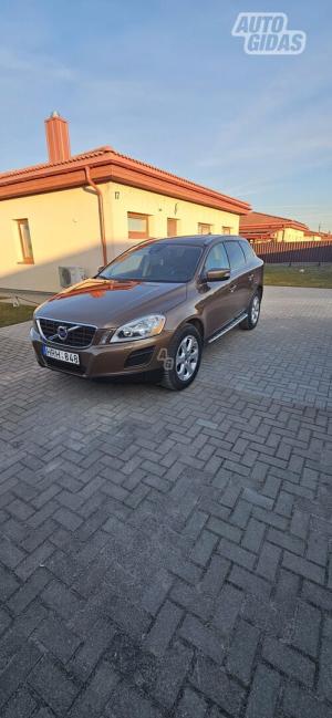 Brown Volvo XC60 2013 in Klaipeda, with an engine capacity of 3.20 L and mileage of 215 thousand km for 8000 €, photo 6 on AUTOMOTO.COM.LV