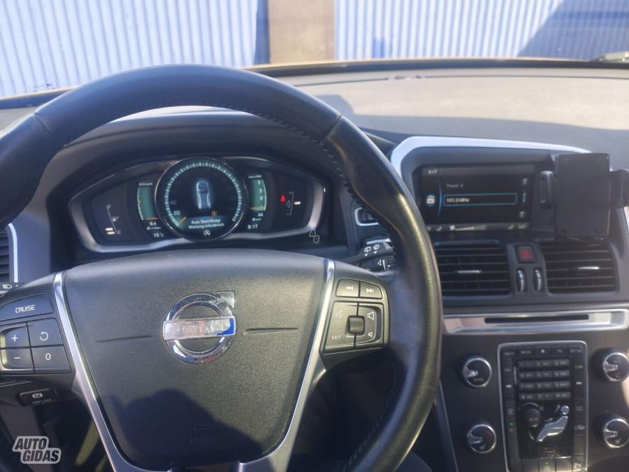 Brūns Volvo XC60 2013 Viļņa, ar dzinēja tilpumu 2.00 L un nobraukumu 283 tūkst. km par 9900 €, foto 16 vietnē AUTOMOTO.COM.LV
