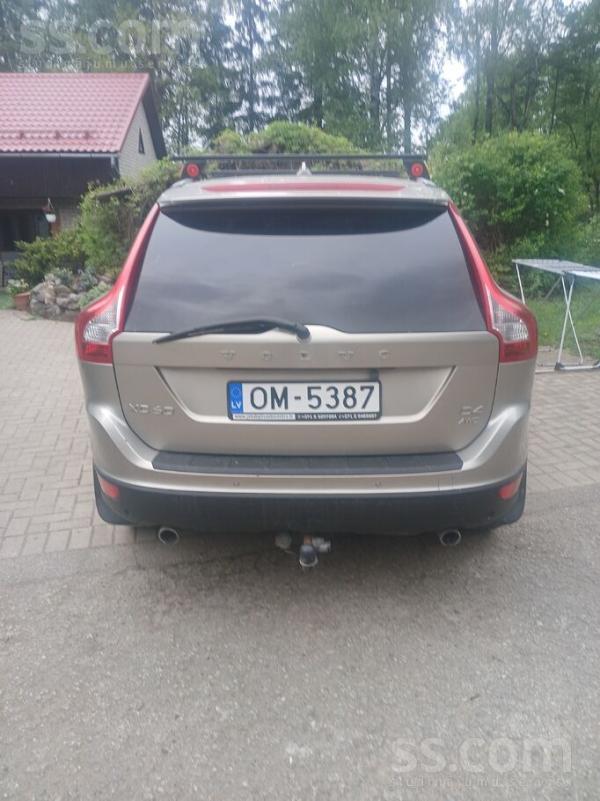 Brūns Volvo XC60 2013 Jēkabpils, ar dzinēja tilpumu 2.40 L un nobraukumu 0 tūkst. km par 9500 €, foto 3 vietnē AUTOMOTO.COM.LV