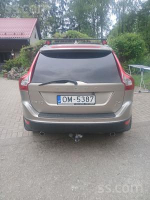 Brown Volvo XC60 2013 in Jekabpils, with an engine capacity of 2.40 L and mileage of 0 thousand km for 9500 €, photo 4 on AUTOMOTO.COM.LV