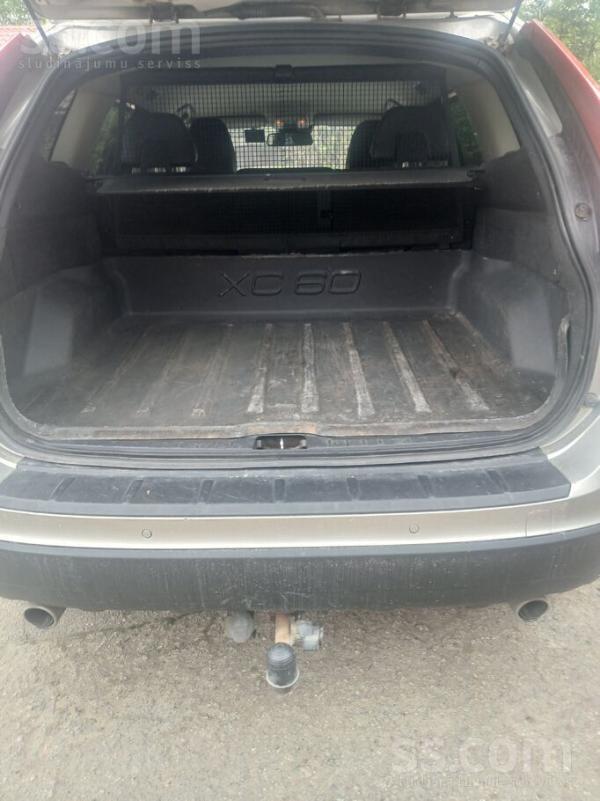 Brūns Volvo XC60 2013 Jēkabpils, ar dzinēja tilpumu 2.40 L un nobraukumu 0 tūkst. km par 9500 €, foto 4 vietnē AUTOMOTO.COM.LV