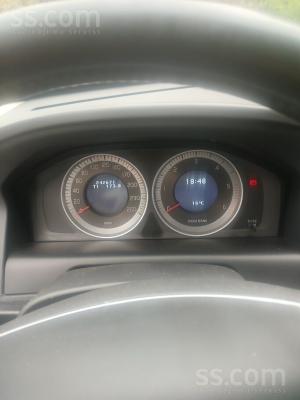 Brown Volvo XC60 2013 in Jekabpils, with an engine capacity of 2.40 L and mileage of 0 thousand km for 9500 €, photo 8 on AUTOMOTO.COM.LV