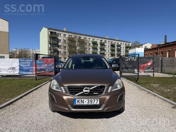 Brūns Volvo XC60 2013 Ventspils, ar dzinēja tilpumu 2.40 L un nobraukumu 342 tūkst. km par 8500 €, foto 2 vietnē AUTOMOTO.COM.LV
