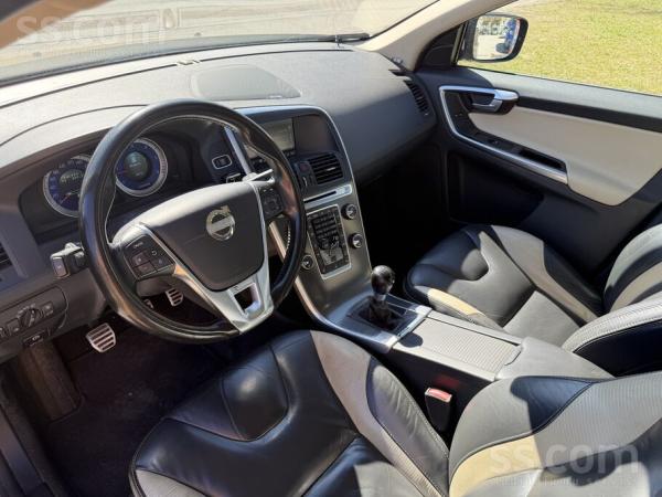 Brūns Volvo XC60 2013 Ventspils, ar dzinēja tilpumu 2.40 L un nobraukumu 342 tūkst. km par 8500 €, foto 10 vietnē AUTOMOTO.COM.LV