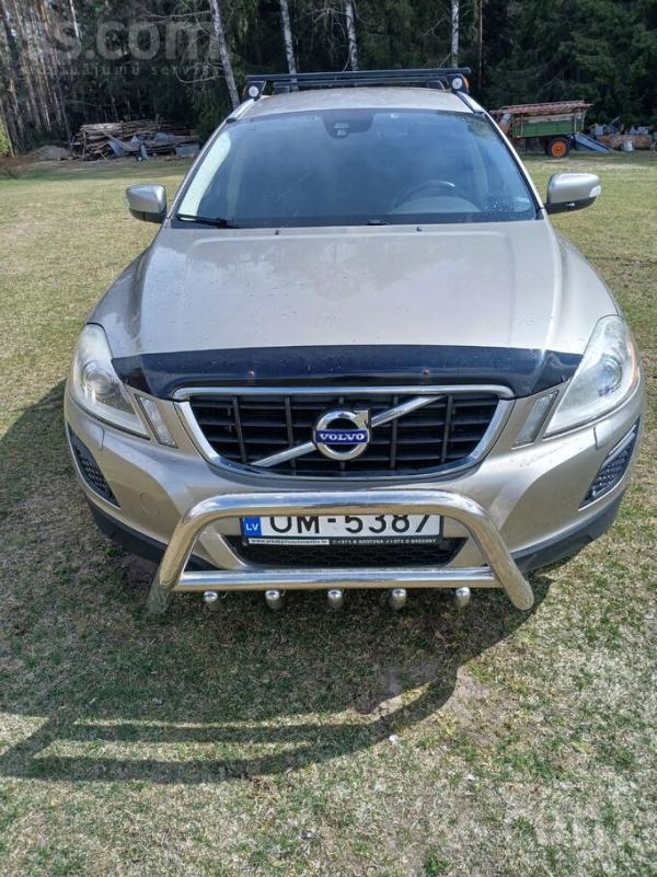 Brown Volvo XC60 2013 in Jekabpils, with an engine capacity of 2.40 L and mileage of 243 thousand km for 9000 €, photo 1 on AUTOMOTO.COM.LV