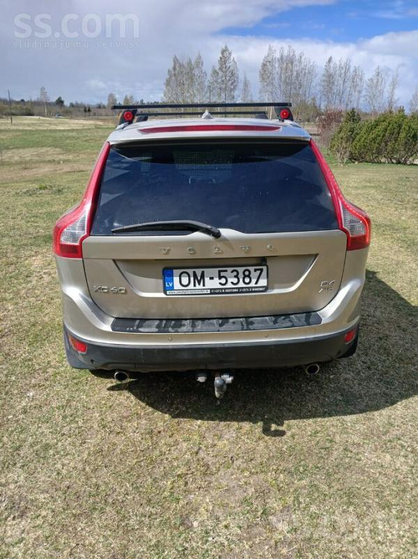 Brown Volvo XC60 2013 in Jekabpils, with an engine capacity of 2.40 L and mileage of 243 thousand km for 9000 €, photo 2 on AUTOMOTO.COM.LV