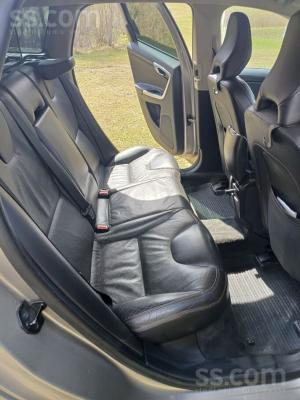 Brūns Volvo XC60 2013 Jēkabpils, ar dzinēja tilpumu 2.40 L un nobraukumu 243 tūkst. km par 9000 €, foto 6 vietnē AUTOMOTO.COM.LV