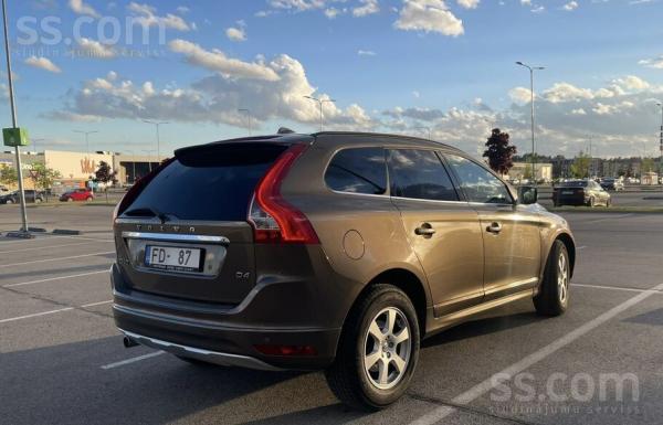 Brūns Volvo XC60 2013 Rīga, ar dzinēja tilpumu 2.00 L un nobraukumu 321 tūkst. km par 8300 €, foto 2 vietnē AUTOMOTO.COM.LV