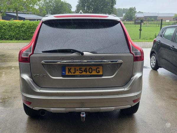 Brown Volvo XC60 2013 in Vilnius, with an engine capacity of 1.98 L and mileage of 260 thousand km for 8950 €, photo 3 on AUTOMOTO.COM.LV