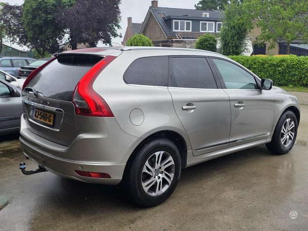 Brown Volvo XC60 2013 in Vilnius, with an engine capacity of 1.98 L and mileage of 260 thousand km for 8950 €, photo 4 on AUTOMOTO.COM.LV