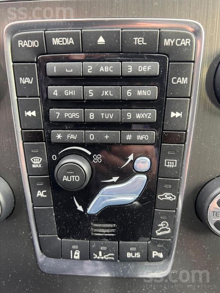 Brūns Volvo XC60 2013 Tukums, ar dzinēja tilpumu 2.40 L un nobraukumu 155 tūkst. km par 14500 €, foto 6 vietnē AUTOMOTO.COM.LV