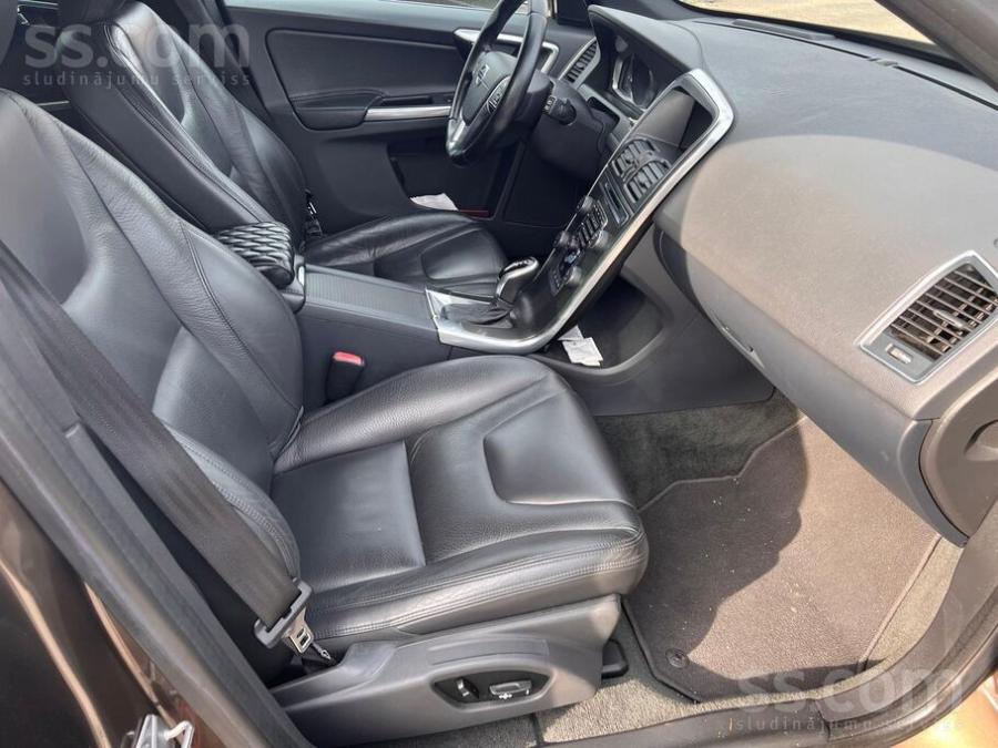 Brūns Volvo XC60 2013 Tukums, ar dzinēja tilpumu 2.40 L un nobraukumu 155 tūkst. km par 14500 €, foto 8 vietnē AUTOMOTO.COM.LV