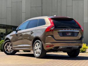 Brown Volvo XC60 2013 in Riga, with an engine capacity of 2.40 L and mileage of 238 thousand km for 13300 €, photo 5 on AUTOMOTO.COM.LV