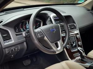 Brown Volvo XC60 2013 in Riga, with an engine capacity of 2.40 L and mileage of 238 thousand km for 13300 €, photo 15 on AUTOMOTO.COM.LV