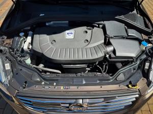 Brown Volvo XC60 2013 in Riga, with an engine capacity of 2.40 L and mileage of 238 thousand km for 13300 €, photo 18 on AUTOMOTO.COM.LV