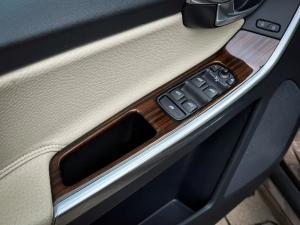 Brown Volvo XC60 2013 in Riga, with an engine capacity of 2.40 L and mileage of 238 thousand km for 13300 €, photo 20 on AUTOMOTO.COM.LV