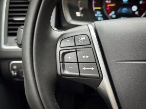 Brown Volvo XC60 2013 in Riga, with an engine capacity of 2.40 L and mileage of 238 thousand km for 13300 €, photo 25 on AUTOMOTO.COM.LV