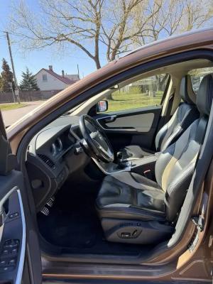 Brūns Volvo XC60 2013 Ventspils, ar dzinēja tilpumu 2.40 L un nobraukumu 342 tūkst. km par 8200 €, foto 10 vietnē AUTOMOTO.COM.LV