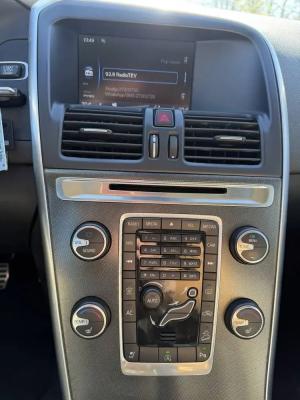 Brūns Volvo XC60 2013 Ventspils, ar dzinēja tilpumu 2.40 L un nobraukumu 342 tūkst. km par 8200 €, foto 17 vietnē AUTOMOTO.COM.LV