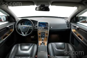 Brown Volvo XC60 2013 in Riga, with an engine capacity of 2.40 L and mileage of 175 thousand km for 12990 €, photo 8 on AUTOMOTO.COM.LV