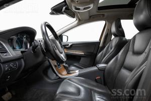 Brown Volvo XC60 2013 in Riga, with an engine capacity of 2.40 L and mileage of 175 thousand km for 12990 €, photo 9 on AUTOMOTO.COM.LV