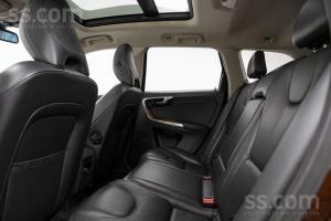 Brown Volvo XC60 2013 in Riga, with an engine capacity of 2.40 L and mileage of 175 thousand km for 12990 €, photo 10 on AUTOMOTO.COM.LV