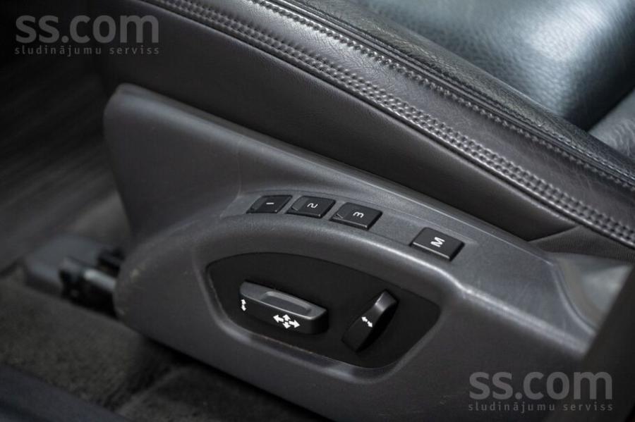 Brown Volvo XC60 2013 in Riga, with an engine capacity of 2.40 L and mileage of 175 thousand km for 12990 €, photo 16 on AUTOMOTO.COM.LV