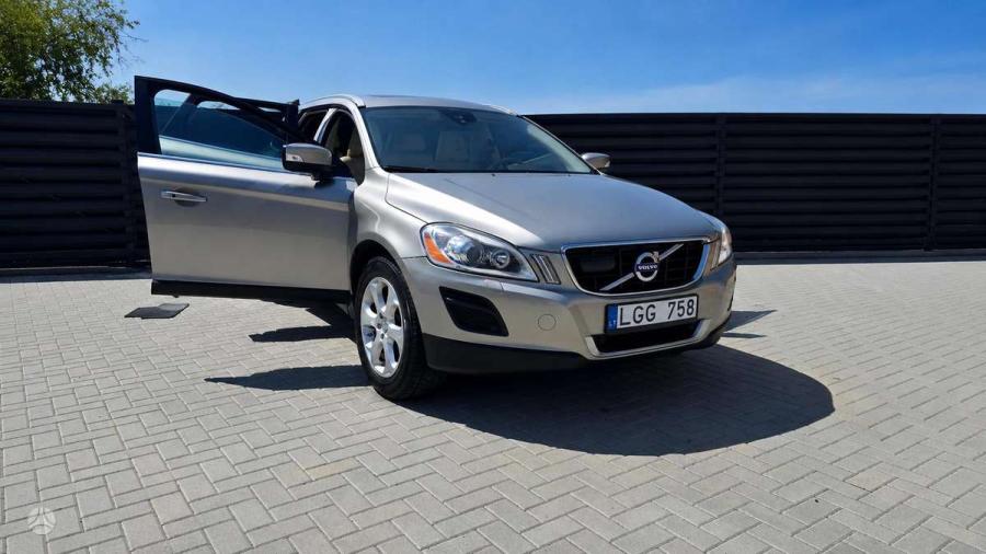 Brūns Volvo XC60 2013 Kuršėnai, ar dzinēja tilpumu 3.20 L un nobraukumu 183 tūkst. km par 7500 €, foto 1 vietnē AUTOMOTO.COM.LV