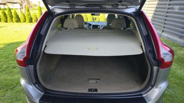 Brūns Volvo XC60 2013 Kuršėnai, ar dzinēja tilpumu 3.20 L un nobraukumu 183 tūkst. km par 7500 €, foto 7 vietnē AUTOMOTO.COM.LV